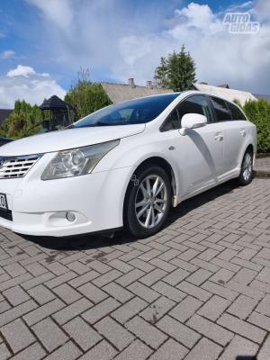 Белый Тойота Авенсис 2011 в Купишкис, объемом двигателя 2.20 л и пробегом 275 тыс. км за 3500 €, фото 3 на AUTOMOTO.COM.LV