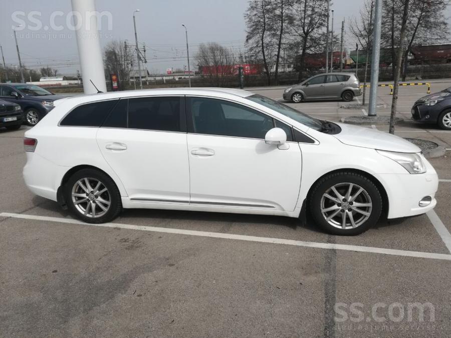 Balts Toyota Avensis 2011 Rīga, ar dzinēja tilpumu 2.00 L un nobraukumu 320 tūkst. km par 4900 €, foto 6 vietnē AUTOMOTO.COM.LV