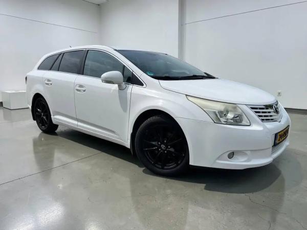 Balts Toyota Avensis 2011 Jūrmala, ar dzinēja tilpumu 1.80 L un nobraukumu 250 tūkst. km par 6850 €, foto 1 vietnē AUTOMOTO.COM.LV