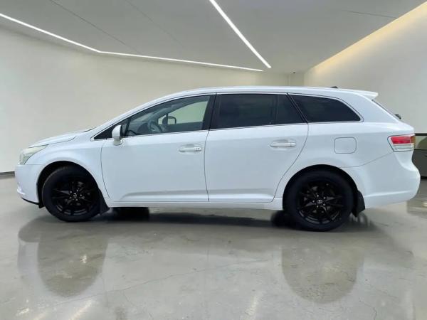 Balts Toyota Avensis 2011 Jūrmala, ar dzinēja tilpumu 1.80 L un nobraukumu 250 tūkst. km par 6850 €, foto 4 vietnē AUTOMOTO.COM.LV