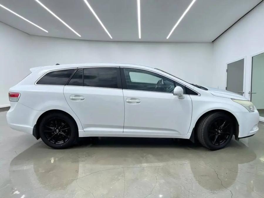 Белый Тойота Авенсис 2011 в Юрмала, объемом двигателя 1.80 л и пробегом 250 тыс. км за 6850 €, фото 7 на AUTOMOTO.COM.LV