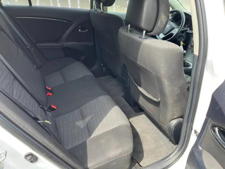 Белый Тойота Авенсис 2011 в Юрмала, объемом двигателя 1.80 л и пробегом 250 тыс. км за 6850 €, фото 11 на AUTOMOTO.COM.LV