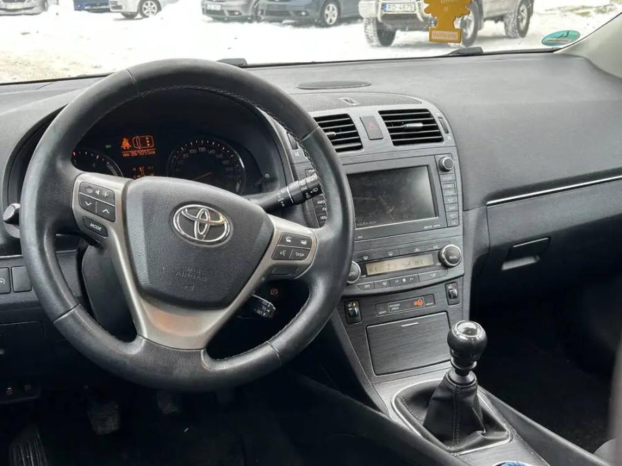 Balts Toyota Avensis 2011 Grobiņa, ar dzinēja tilpumu 2.00 L un nobraukumu 367 tūkst. km par 4300 €, foto 8 vietnē AUTOMOTO.COM.LV