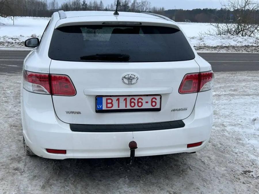 Balts Toyota Avensis 2011 Grobiņa, ar dzinēja tilpumu 2.00 L un nobraukumu 367 tūkst. km par 4300 €, foto 13 vietnē AUTOMOTO.COM.LV
