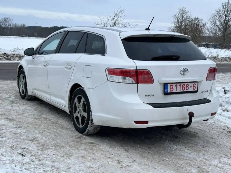 Balts Toyota Avensis 2011 Grobiņa, ar dzinēja tilpumu 2.00 L un nobraukumu 367 tūkst. km par 4300 €, foto 14 vietnē AUTOMOTO.COM.LV