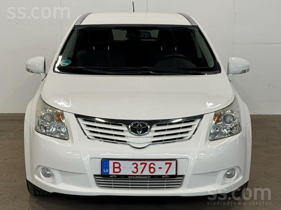 Белый Тойота Авенсис 2011 в Юрмала, объемом двигателя 1.80 л и пробегом 250 тыс. км за 6850 €, фото 4 на AUTOMOTO.COM.LV