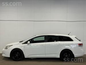 Белый Тойота Авенсис 2011 в Юрмала, объемом двигателя 1.80 л и пробегом 250 тыс. км за 6850 €, фото 5 на AUTOMOTO.COM.LV