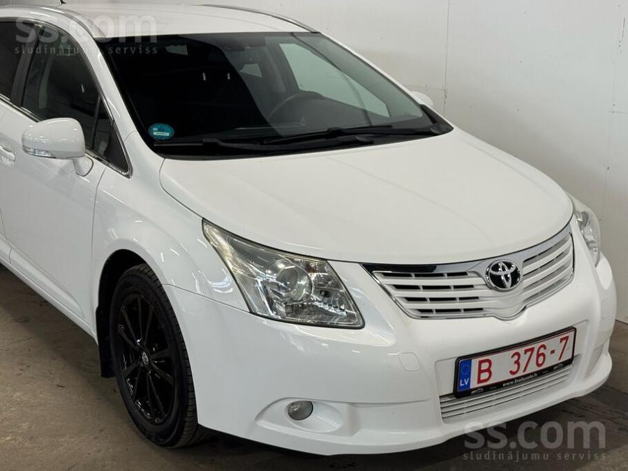 Белый Тойота Авенсис 2011 в Юрмала, объемом двигателя 1.80 л и пробегом 250 тыс. км за 6850 €, фото 9 на AUTOMOTO.COM.LV