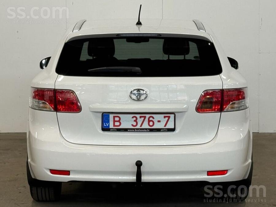 Белый Тойота Авенсис 2011 в Юрмала, объемом двигателя 1.80 л и пробегом 250 тыс. км за 6850 €, фото 13 на AUTOMOTO.COM.LV