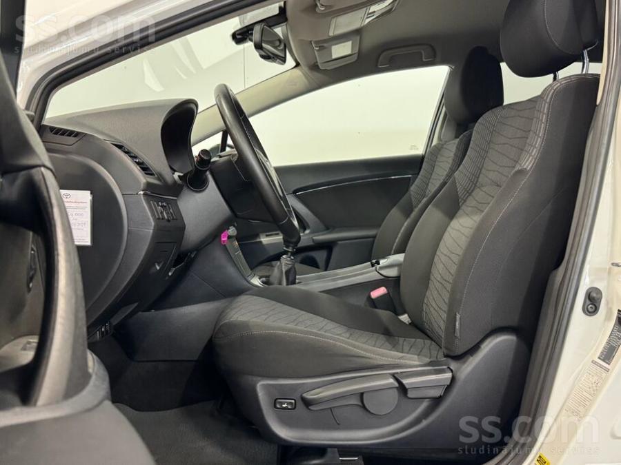 Белый Тойота Авенсис 2011 в Юрмала, объемом двигателя 1.80 л и пробегом 250 тыс. км за 6850 €, фото 15 на AUTOMOTO.COM.LV