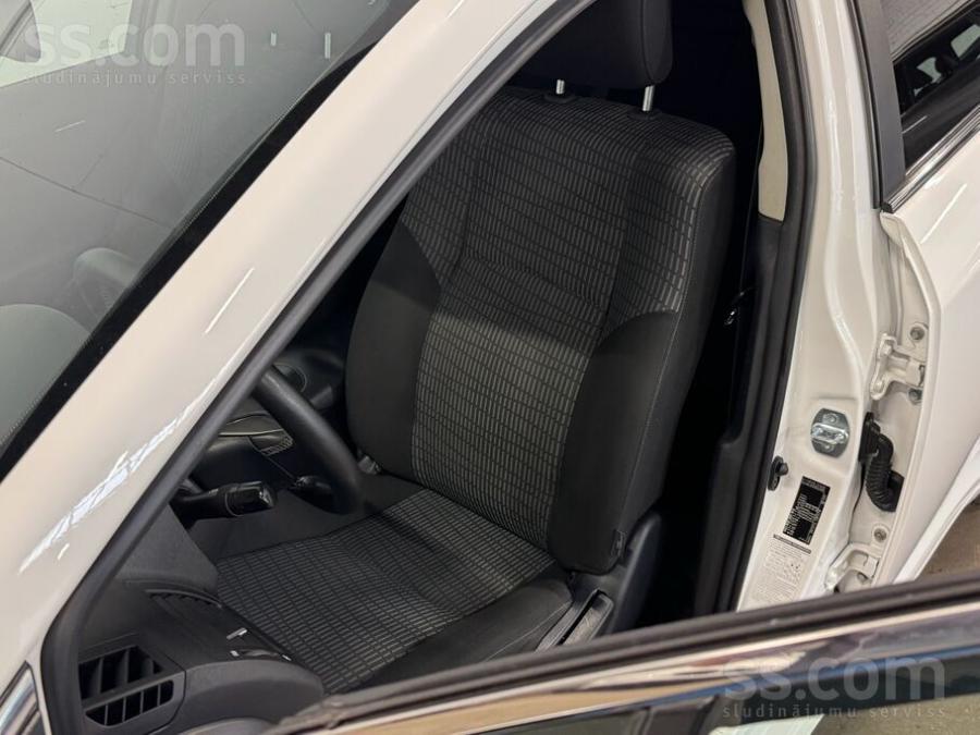 Белый Тойота Авенсис 2011 в Юрмала, объемом двигателя 1.80 л и пробегом 250 тыс. км за 6850 €, фото 16 на AUTOMOTO.COM.LV