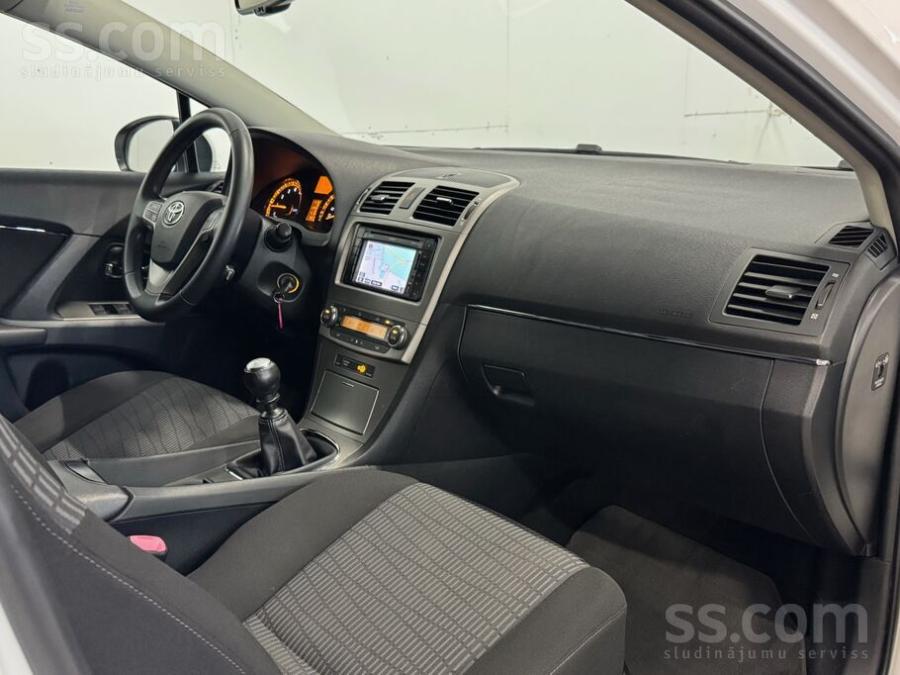 Белый Тойота Авенсис 2011 в Юрмала, объемом двигателя 1.80 л и пробегом 250 тыс. км за 6850 €, фото 17 на AUTOMOTO.COM.LV