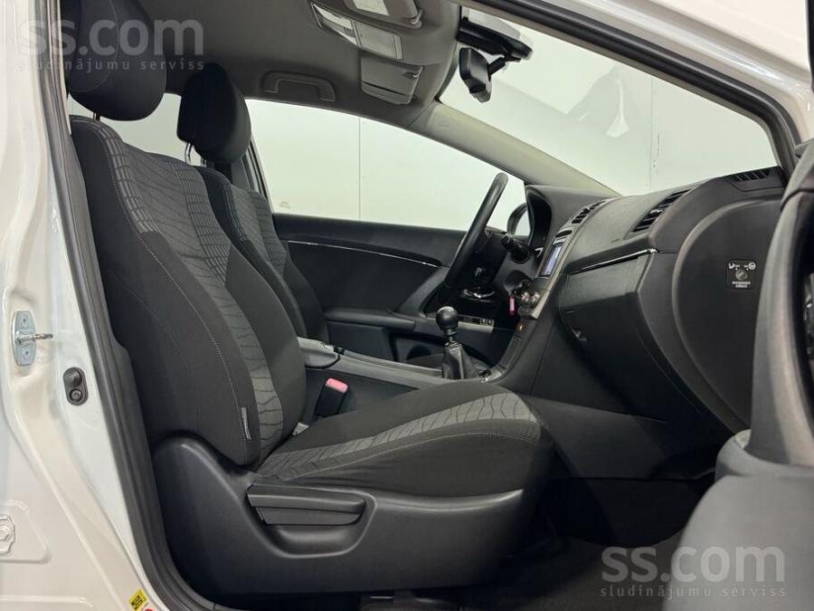 Белый Тойота Авенсис 2011 в Юрмала, объемом двигателя 1.80 л и пробегом 250 тыс. км за 6850 €, фото 18 на AUTOMOTO.COM.LV