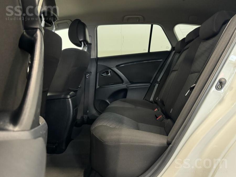 Белый Тойота Авенсис 2011 в Юрмала, объемом двигателя 1.80 л и пробегом 250 тыс. км за 6850 €, фото 20 на AUTOMOTO.COM.LV