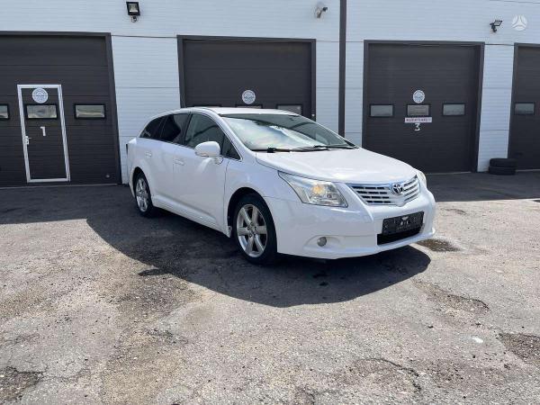 Balts Toyota Avensis 2011 Utena, ar dzinēja tilpumu 2.00 L un nobraukumu 309 tūkst. km par 2950 €, foto 4 vietnē AUTOMOTO.COM.LV