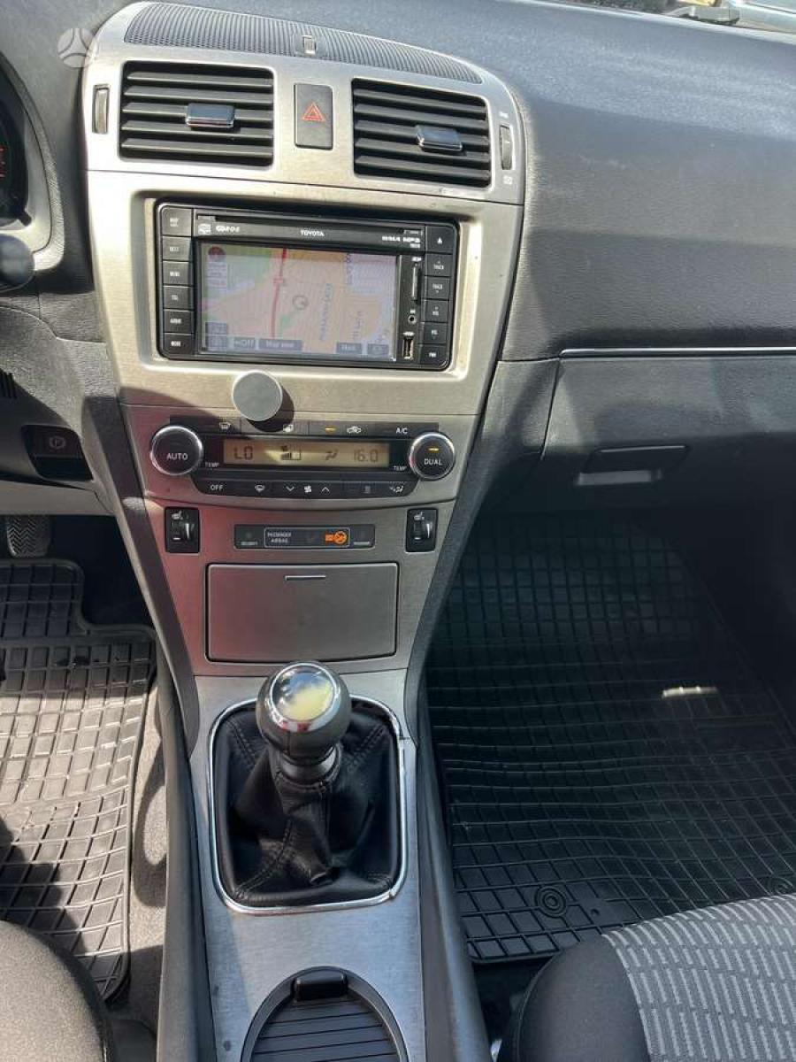 Белый Тойота Авенсис 2011 в Утена, объемом двигателя 2.00 л и пробегом 309 тыс. км за 2950 €, фото 12 на AUTOMOTO.COM.LV