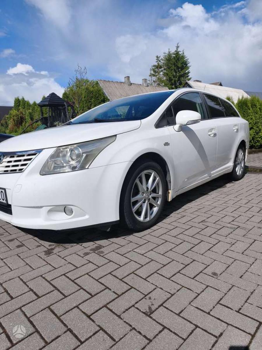 Balts Toyota Avensis 2011 Kupiškis, ar dzinēja tilpumu 2.23 L un nobraukumu 277 tūkst. km par 3300 €, foto 3 vietnē AUTOMOTO.COM.LV