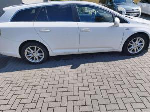 Balts Toyota Avensis 2011 Kupiškis, ar dzinēja tilpumu 2.23 L un nobraukumu 277 tūkst. km par 3300 €, foto 5 vietnē AUTOMOTO.COM.LV