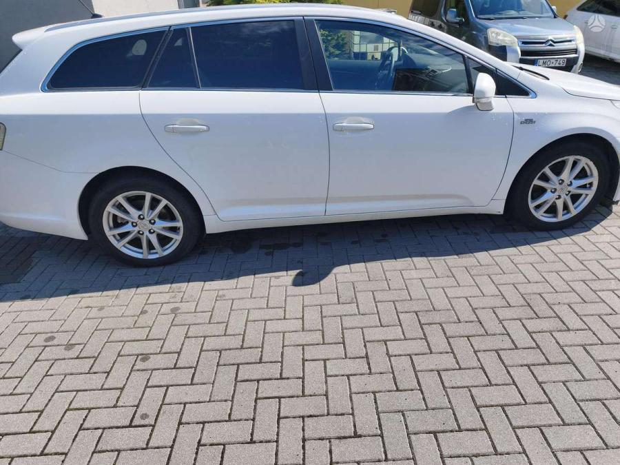 Balts Toyota Avensis 2011 Kupiškis, ar dzinēja tilpumu 2.23 L un nobraukumu 277 tūkst. km par 3300 €, foto 5 vietnē AUTOMOTO.COM.LV