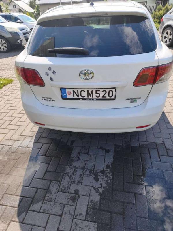 Balts Toyota Avensis 2011 Kupiškis, ar dzinēja tilpumu 2.23 L un nobraukumu 277 tūkst. km par 3300 €, foto 5 vietnē AUTOMOTO.COM.LV