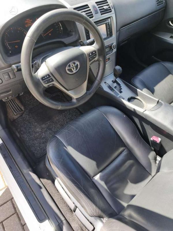 Balts Toyota Avensis 2011 Kupiškis, ar dzinēja tilpumu 2.23 L un nobraukumu 277 tūkst. km par 3300 €, foto 7 vietnē AUTOMOTO.COM.LV