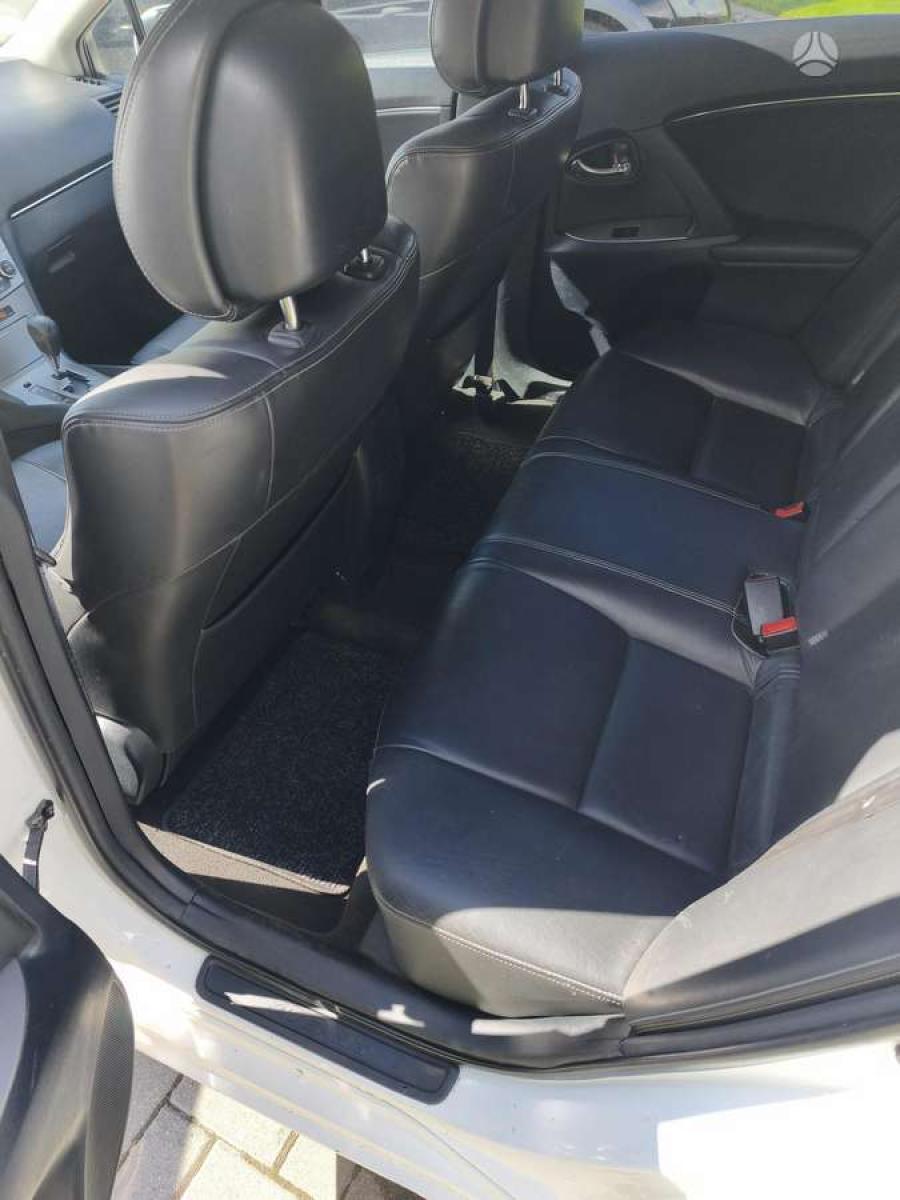 Balts Toyota Avensis 2011 Kupiškis, ar dzinēja tilpumu 2.23 L un nobraukumu 277 tūkst. km par 3300 €, foto 9 vietnē AUTOMOTO.COM.LV