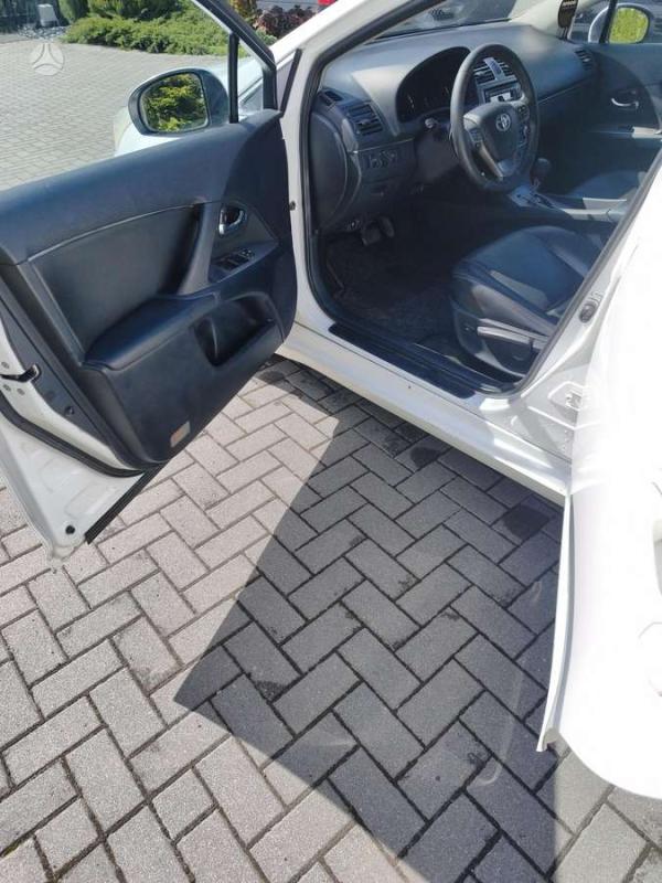 Balts Toyota Avensis 2011 Kupiškis, ar dzinēja tilpumu 2.23 L un nobraukumu 277 tūkst. km par 3300 €, foto 10 vietnē AUTOMOTO.COM.LV