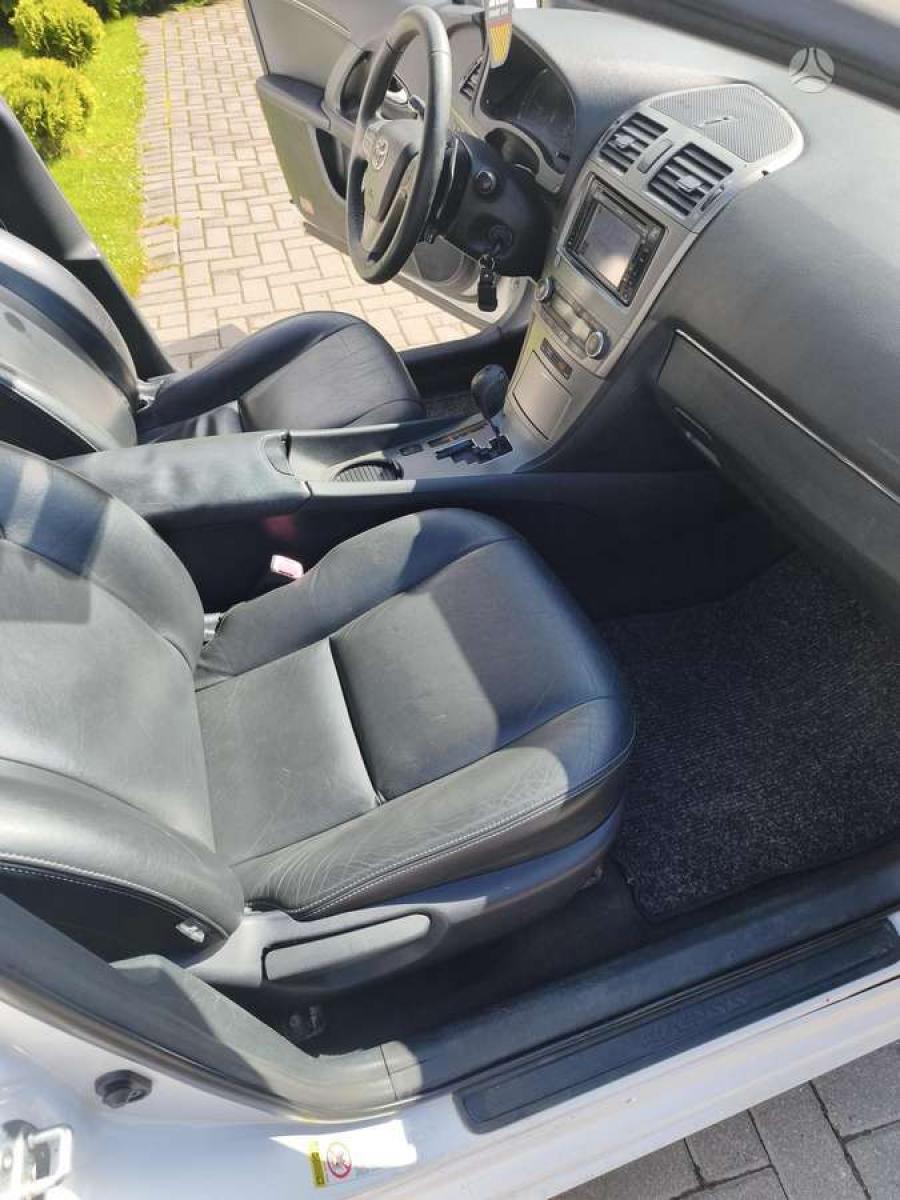 Balts Toyota Avensis 2011 Kupiškis, ar dzinēja tilpumu 2.23 L un nobraukumu 277 tūkst. km par 3300 €, foto 16 vietnē AUTOMOTO.COM.LV