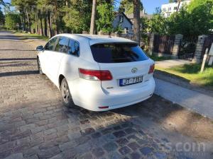 White Toyota Avensis 2011 in Liepaja, with an engine capacity of 2.00 L and mileage of 157 thousand km for 4000 €, photo 7 on AUTOMOTO.COM.LV