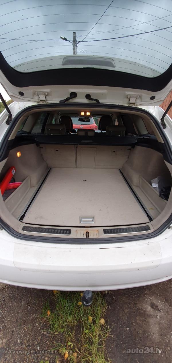 White Toyota Avensis 2011 in Tallinn, with an engine capacity of 2.20 L and mileage of 291 thousand km for 6000 €, photo 6 on AUTOMOTO.COM.LV
