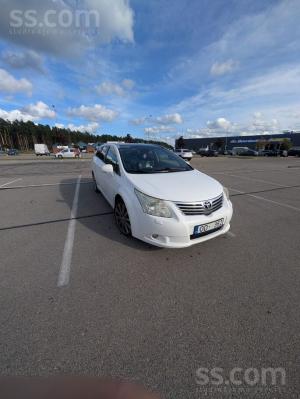 Белый Тойота Авенсис 2011 в Рига, объемом двигателя 2.20 л и пробегом 358 тыс. км за 4300 €, фото 3 на AUTOMOTO.COM.LV