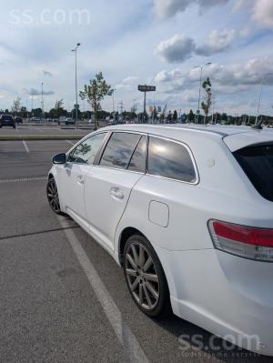 Белый Тойота Авенсис 2011 в Рига, объемом двигателя 2.20 л и пробегом 358 тыс. км за 4300 €, фото 6 на AUTOMOTO.COM.LV