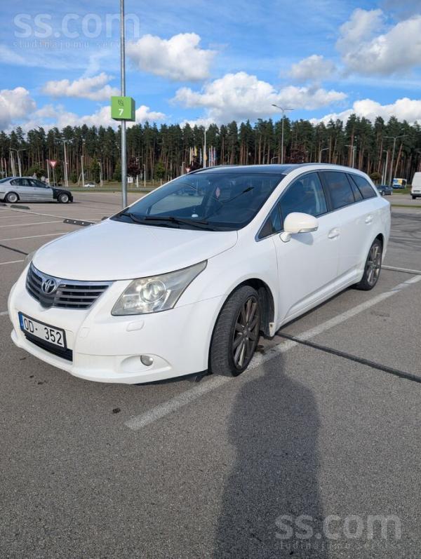 Toyota Avensis 2011 in Riga on AUTOMOTO.COM.LV White Toyota Avensis 2011 in Riga, with an engine capacity of 2.20 L and mileage of 358 thousand km for 4300 €, photo 1 on AUTOMOTO.COM.LV