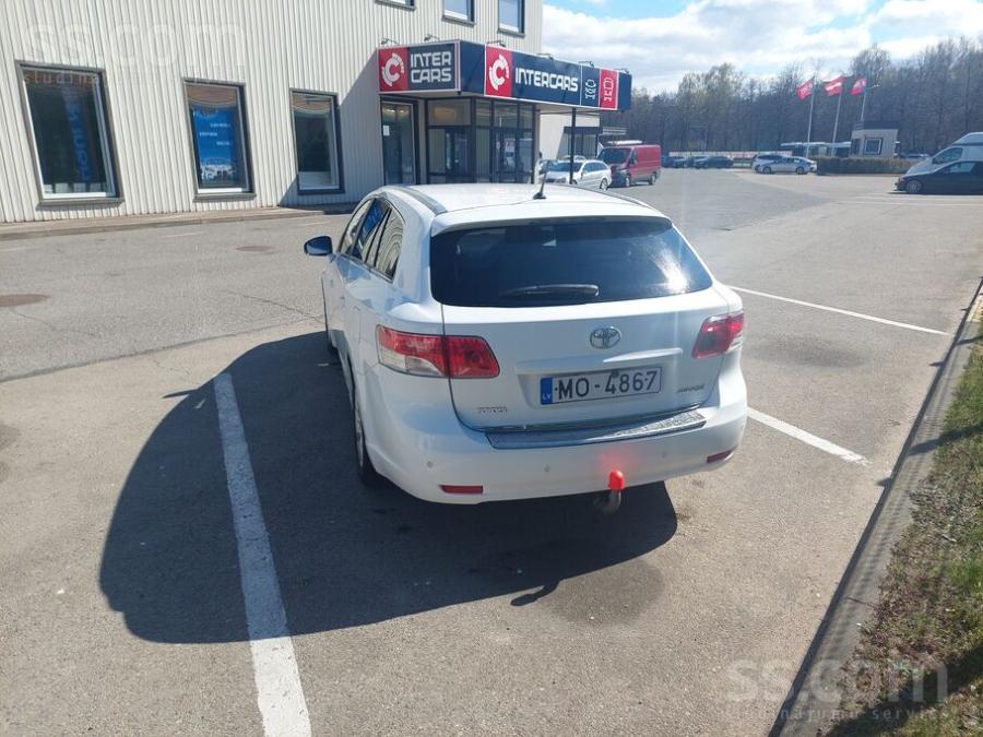 Белый Тойота Авенсис 2011 в Рига, объемом двигателя 2.00 л и пробегом 269 тыс. км за 3300 €, фото 3 на AUTOMOTO.COM.LV