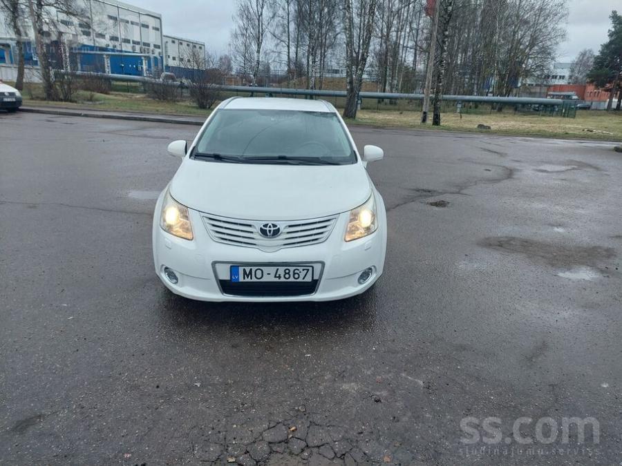 Белый Тойота Авенсис 2011 в Рига, объемом двигателя 2.00 л и пробегом 269 тыс. км за 3300 €, фото 5 на AUTOMOTO.COM.LV