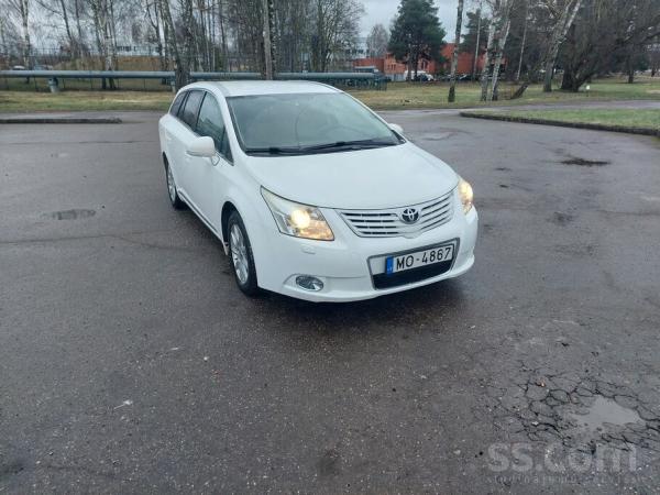 Toyota Avensis 2011 Rīga vietnē Balts Toyota Avensis 2011 Rīga, ar dzinēja tilpumu 2.00 L un nobraukumu 269 tūkst. km par 3300 €, foto 6 vietnē AUTOMOTO.COM.LV