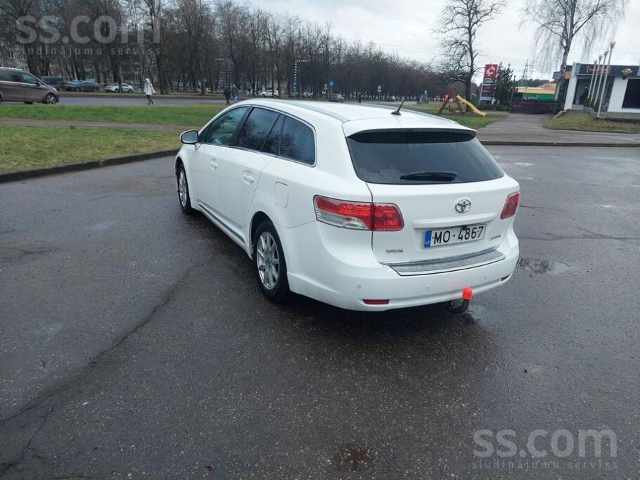 Белый Тойота Авенсис 2011 в Рига, объемом двигателя 2.00 л и пробегом 269 тыс. км за 3300 €, фото 12 на AUTOMOTO.COM.LV