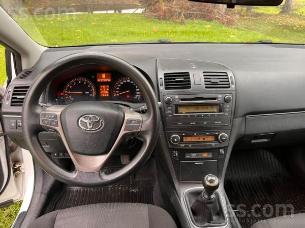 Balts Toyota Avensis 2011 Jelgava, ar dzinēja tilpumu 1.80 L un nobraukumu 277 tūkst. km par 4200 €, foto 6 vietnē AUTOMOTO.COM.LV