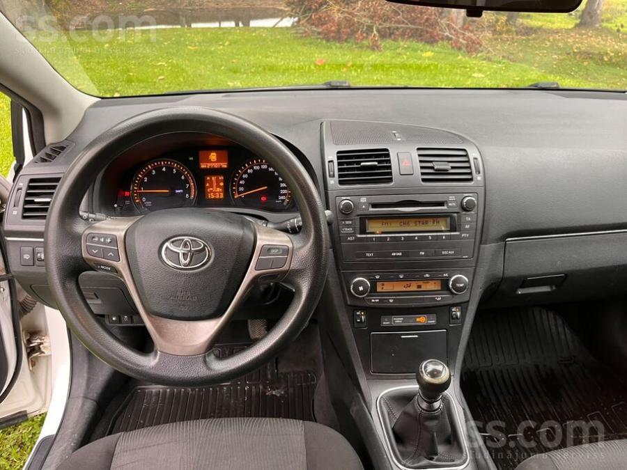 Белый Тойота Авенсис 2011 в Елгава, объемом двигателя 1.80 л и пробегом 277 тыс. км за 4200 €, фото 6 на AUTOMOTO.COM.LV