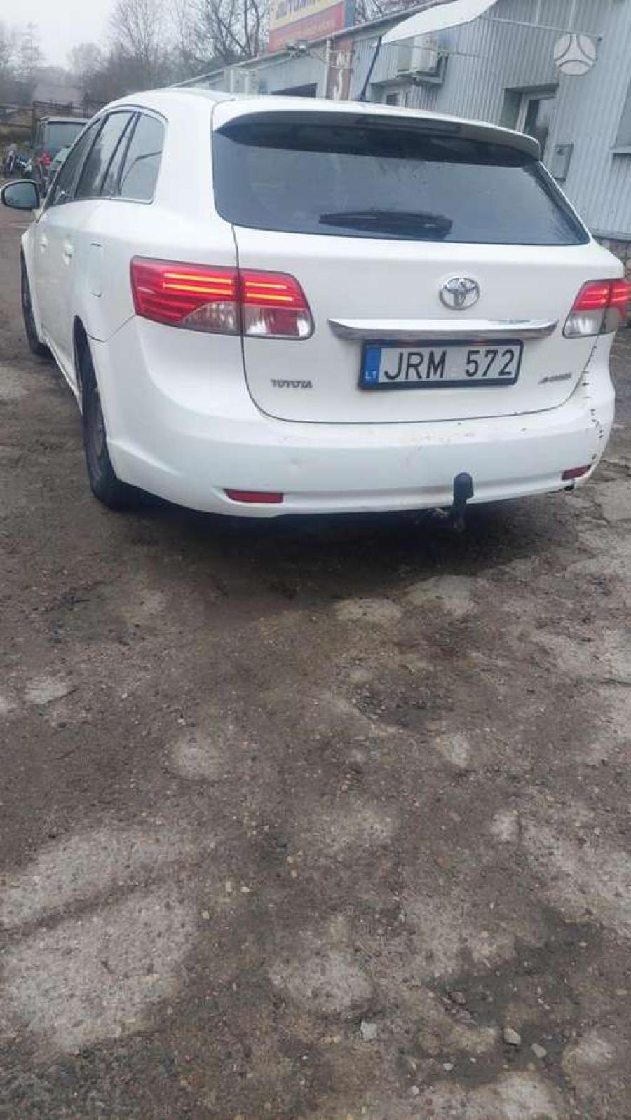 Balts Toyota Avensis 2012 Viļņa, ar dzinēja tilpumu 2.00 L un nobraukumu 417 tūkst. km par 3500 €, foto 4 vietnē AUTOMOTO.COM.LV