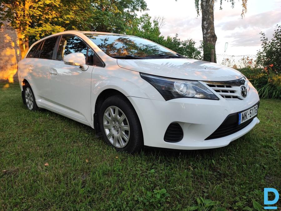 Balts Toyota Avensis 2012 Rīga, ar dzinēja tilpumu 2.00 L un nobraukumu 268 tūkst. km par 6000 €, foto 2 vietnē AUTOMOTO.COM.LV