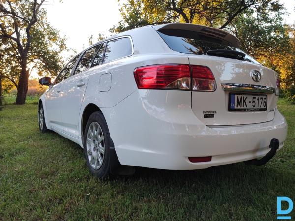 White Toyota Avensis 2012 in Riga, with an engine capacity of 2.00 L and mileage of 268 thousand km for 6000 €, photo 4 on AUTOMOTO.COM.LV