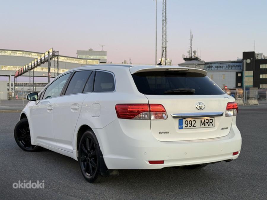Белый Тойота Авенсис 2012 в Таллин, объемом двигателя 2.20 л и пробегом 270 тыс. км за 5600 €, фото 5 на AUTOMOTO.COM.LV