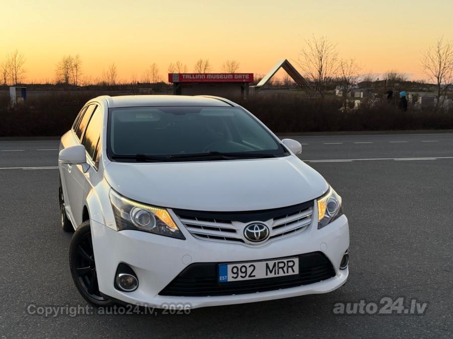 Balts Toyota Avensis 2012 Tallina, ar dzinēja tilpumu 2.20 L un nobraukumu 272 tūkst. km par 5400 €, foto 3 vietnē AUTOMOTO.COM.LV