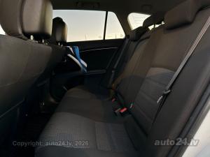 Белый Тойота Авенсис 2012 в Таллин, объемом двигателя 2.20 л и пробегом 272 тыс. км за 5400 €, фото 12 на AUTOMOTO.COM.LV