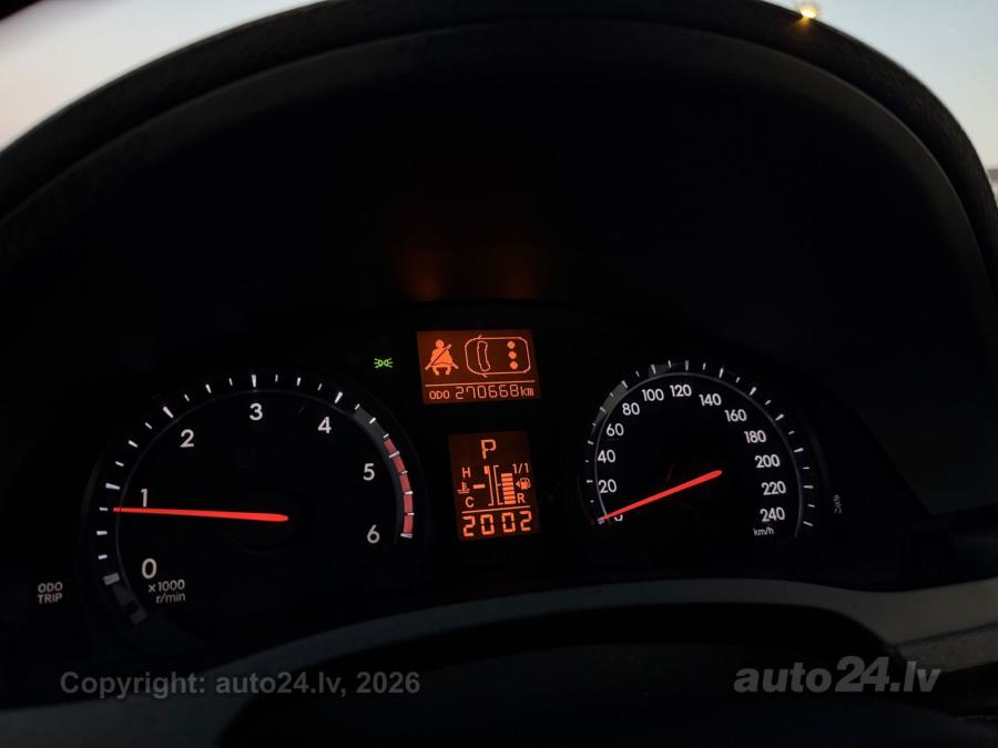 Белый Тойота Авенсис 2012 в Таллин, объемом двигателя 2.20 л и пробегом 272 тыс. км за 5400 €, фото 13 на AUTOMOTO.COM.LV