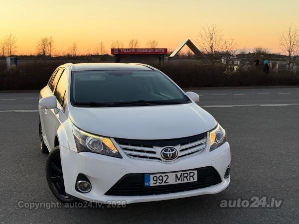 White Toyota Avensis 2012 in Tallinn, with an engine capacity of 2.20 L and mileage of 272 thousand km for 5400 €, photo 3 on AUTOMOTO.COM.LV