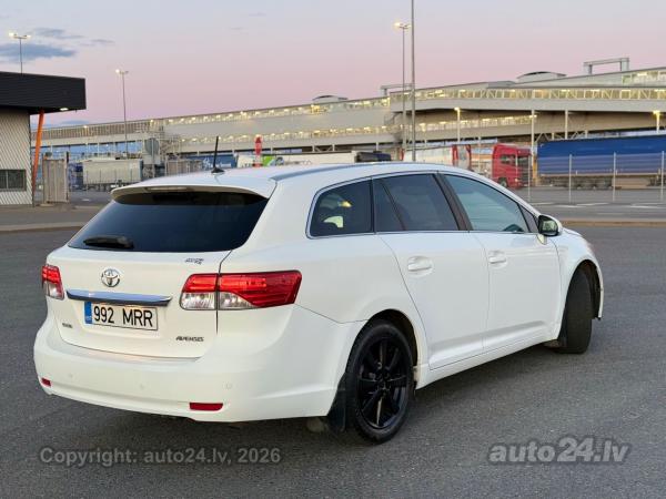 White Toyota Avensis 2012 in Tallinn, with an engine capacity of 2.20 L and mileage of 272 thousand km for 5400 €, photo 7 on AUTOMOTO.COM.LV