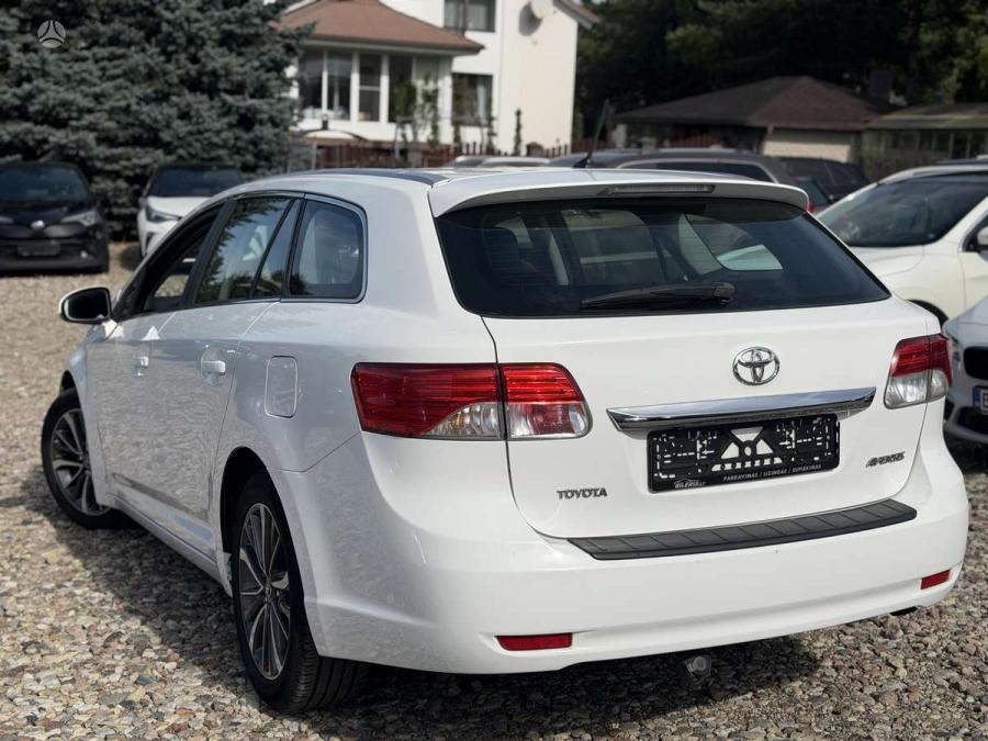 Белый Тойота Авенсис 2012 в Утена, объемом двигателя 2.00 л и пробегом 290 тыс. км за 3990 €, фото 5 на AUTOMOTO.COM.LV
