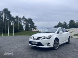 Balts Toyota Avensis 2012 Tallina, ar dzinēja tilpumu 2.20 L un nobraukumu 250 tūkst. km par 2890 €, foto  vietnē AUTOMOTO.COM.LV